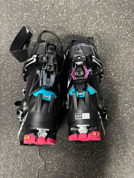 Dynafit Radical W AT Tech Ski Boots, Women, 23.5 US 6 – The Extra Mile ...